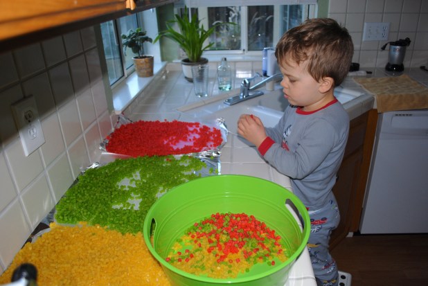 Dying Pasta Tutorial – Crayon Box Chronicles