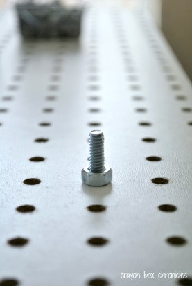 DIY Geoboard with Fabric Loops – Crayon Box Chronicles